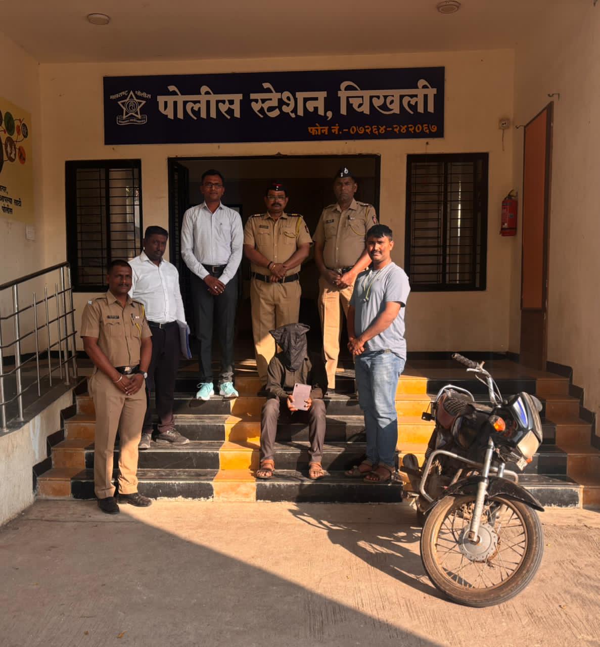 चोरी की बाइक 48 घंटे में बरामद, चिखली पुलिस की त्वरित कार्रवाई से पीड़ित को मिली राहत - Express ...